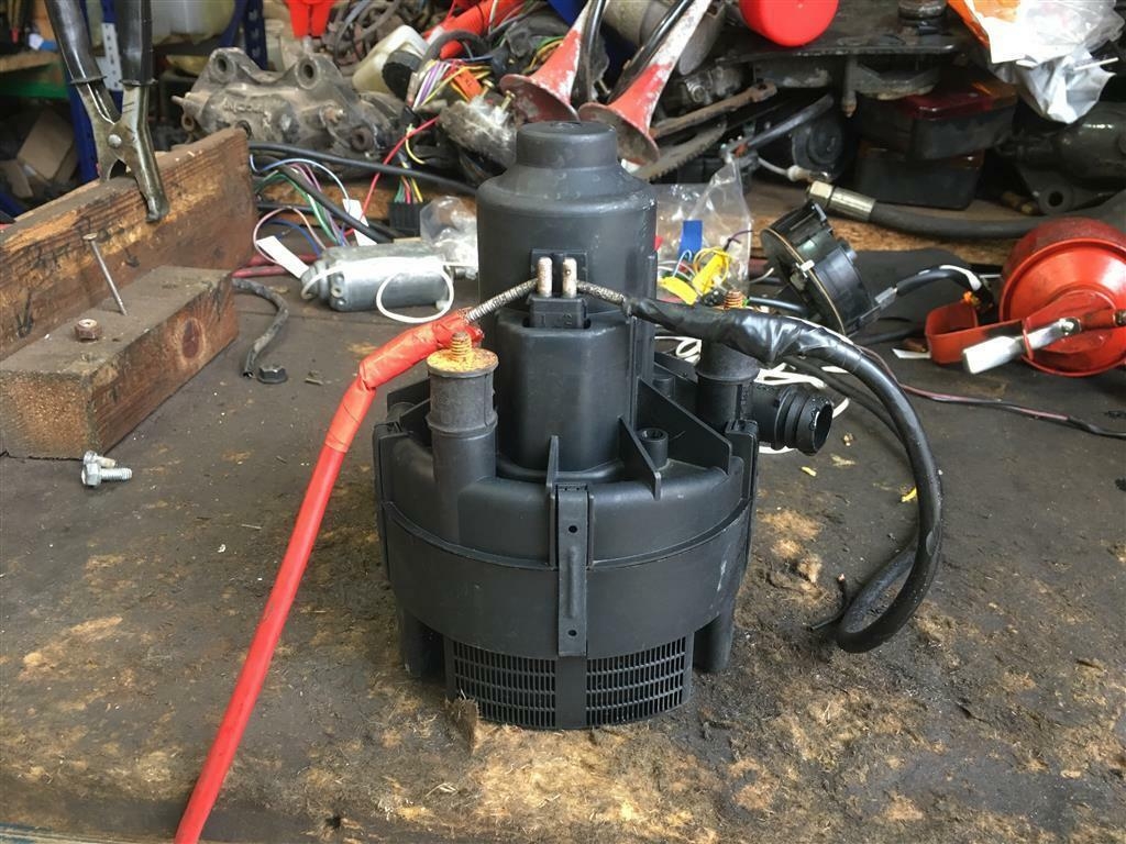 Genuine Porsche Secondary Air Pump 0 580 000 020 Top German Quality (used)