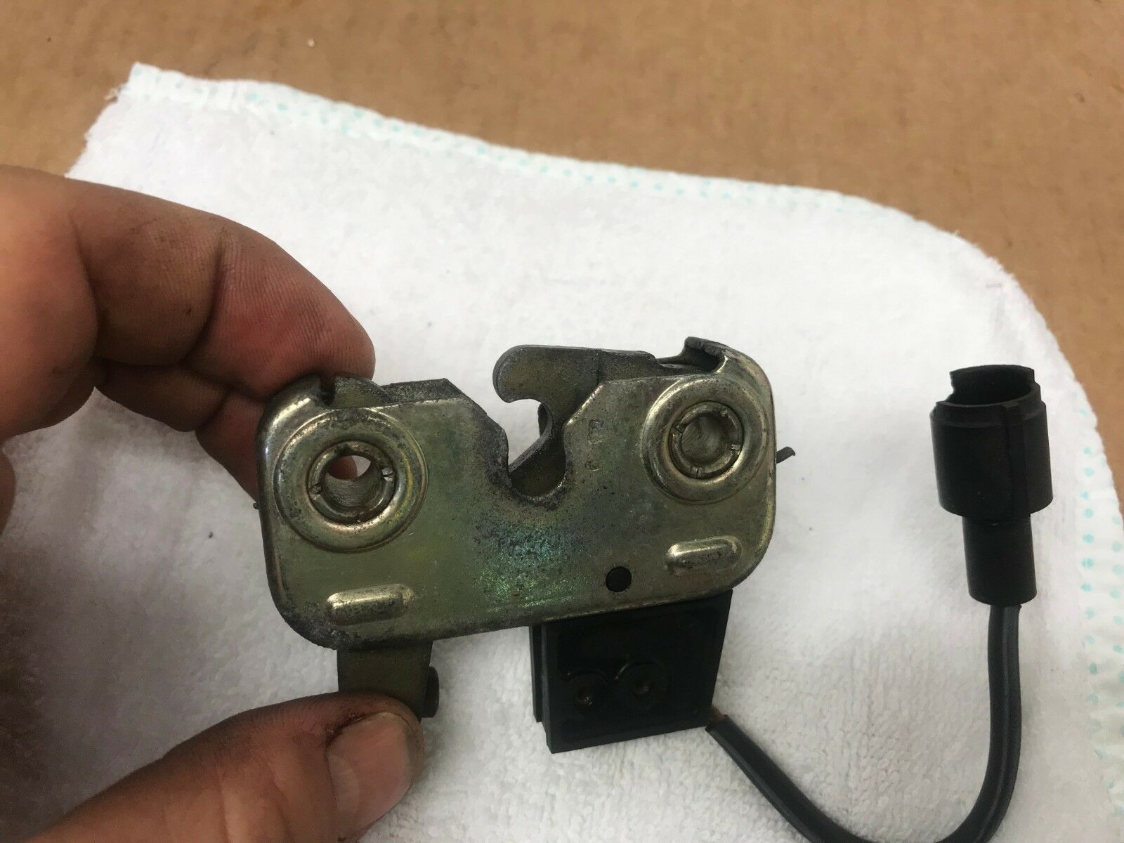 Porsche 911 930 964 912 Hood Lock Latch Lower Front Bonnet EAS