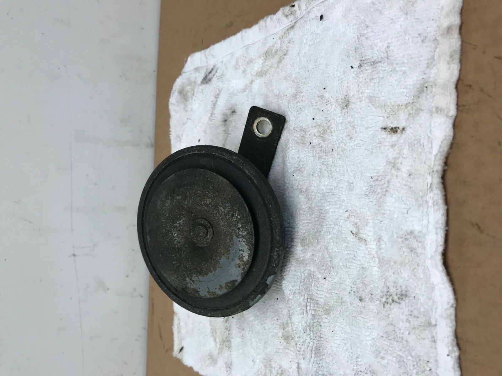 Porsche 911 993 964 96463711700 2 Door Cabriolet Horn EAS1001