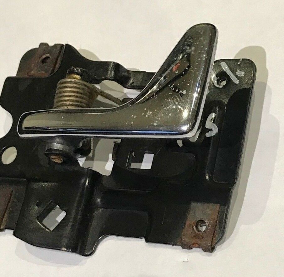 2005 Lotus Elise S1 1.8 near side passenger side lhs Inner Door Handle ...