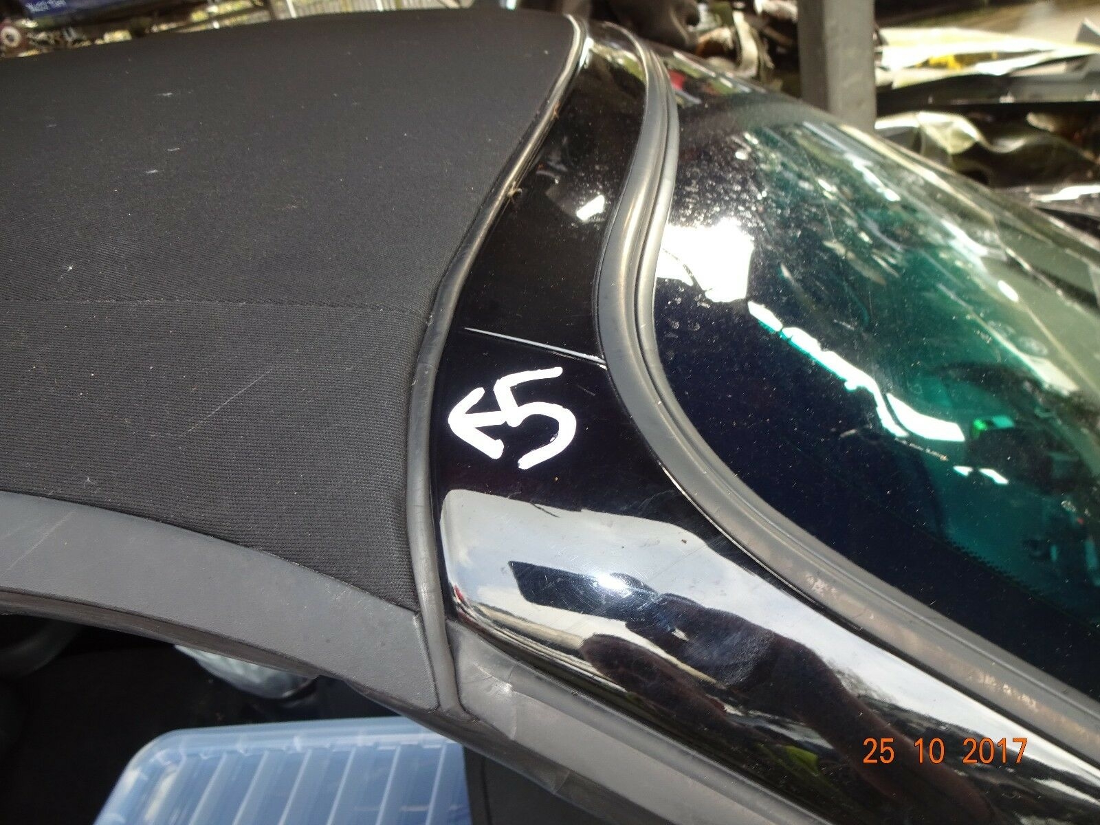 PORSCHE 996 CABRIOLET ROOF SEAL 996 CABRIOLET ROOF SCREEN HOOP SEAL W904ADW