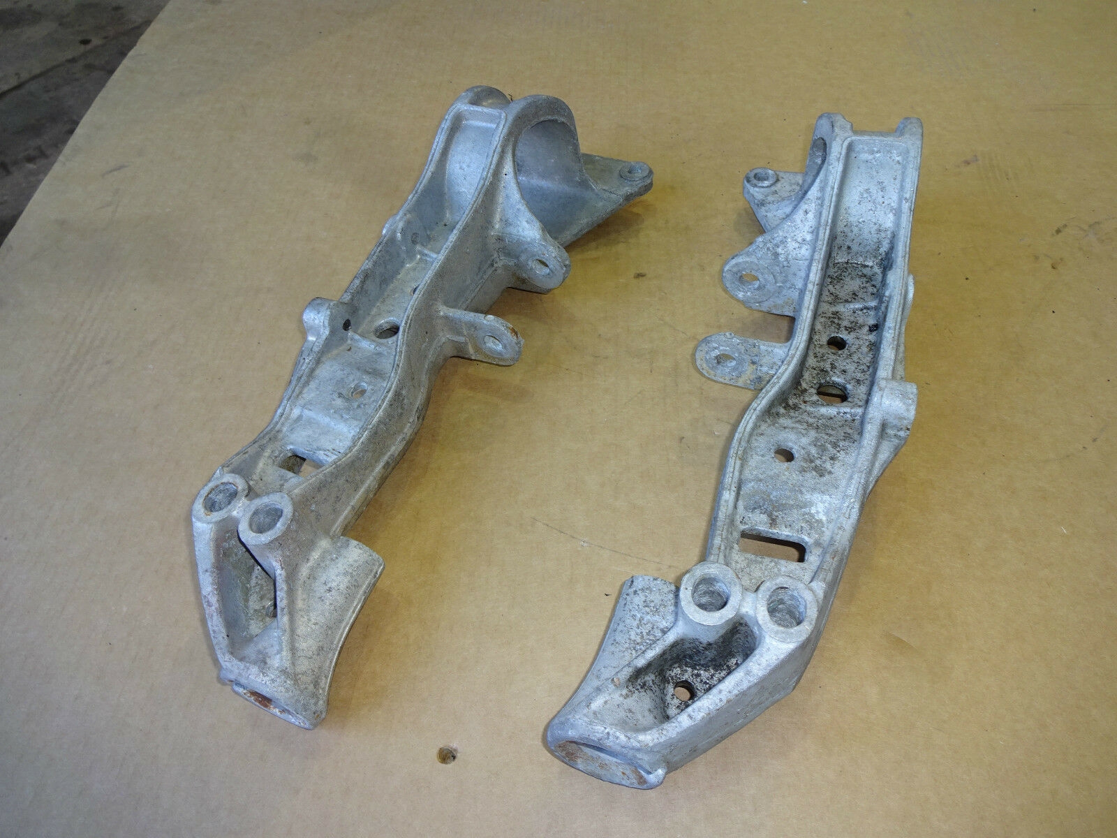 PORSCHE 964 FRONT SUSPENSION MOUNTS PORSCHE 964 LOWER WISHBONE MOUNTS C5