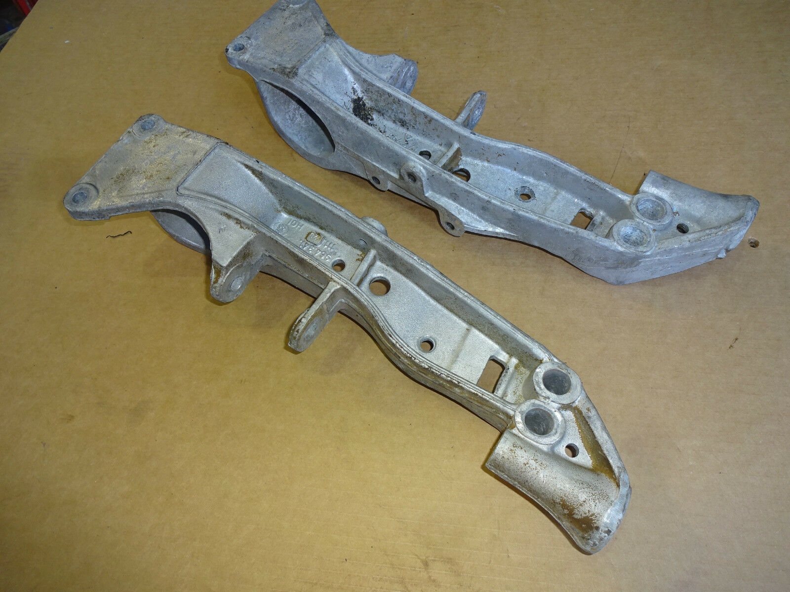 PORSCHE 964 FRONT SUSPENSION MOUNTS PORSCHE 964 LOWER WISHBONE MOUNTS C5