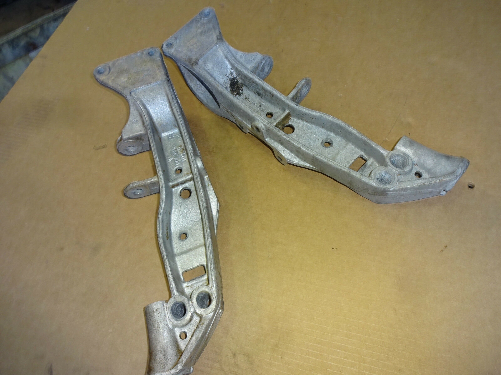 PORSCHE 964 FRONT SUSPENSION MOUNTS PORSCHE 964 LOWER WISHBONE MOUNTS C5