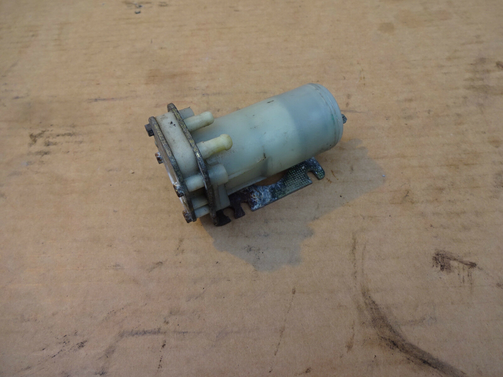 PORSCHE 911 WASHER BOTTLE PUMP PORSCHE 911 SCREEN WASH PUMP 928 WASHER PUMP