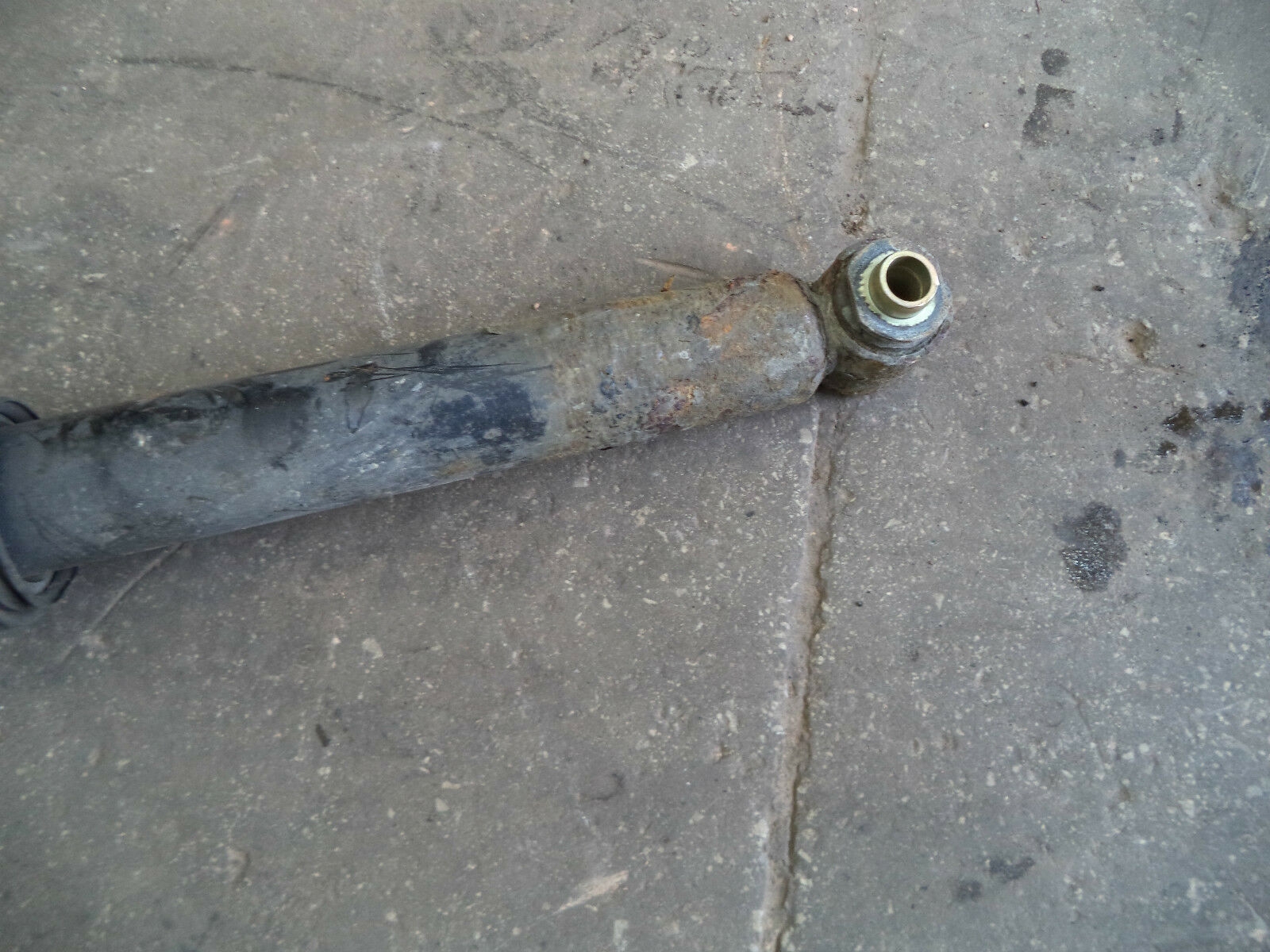 BMW X5 E53 OS REAR DRIVERS SIDE REAR RIGHT SHOCK SUSPENSION STRUT 2005 M.A