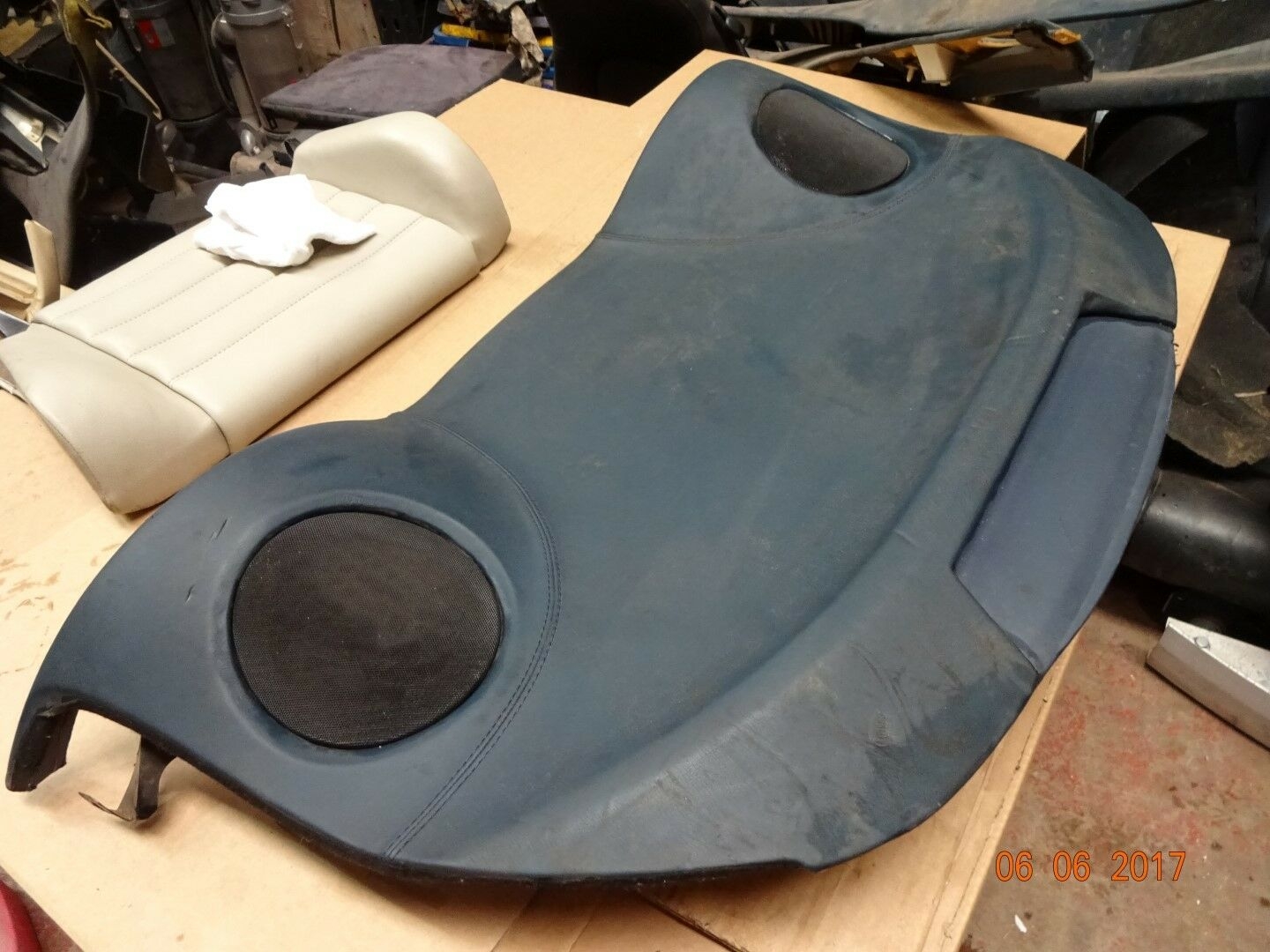 MASERATI 3200GT REAR PARCEL SHELF MASERATI 3200GT REAR LEATHER PARCEL SHELF