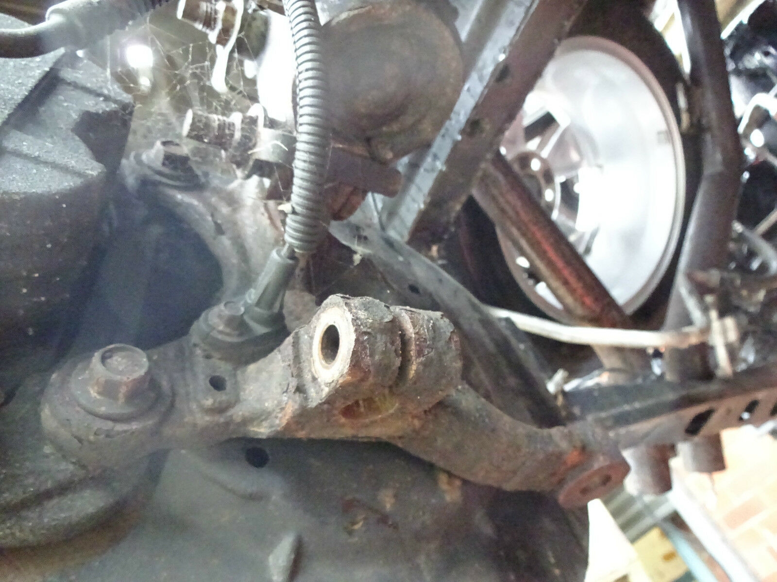 2007 Ford Mustang GT Left Hand Hub and Upright Mustang GT Front Hub