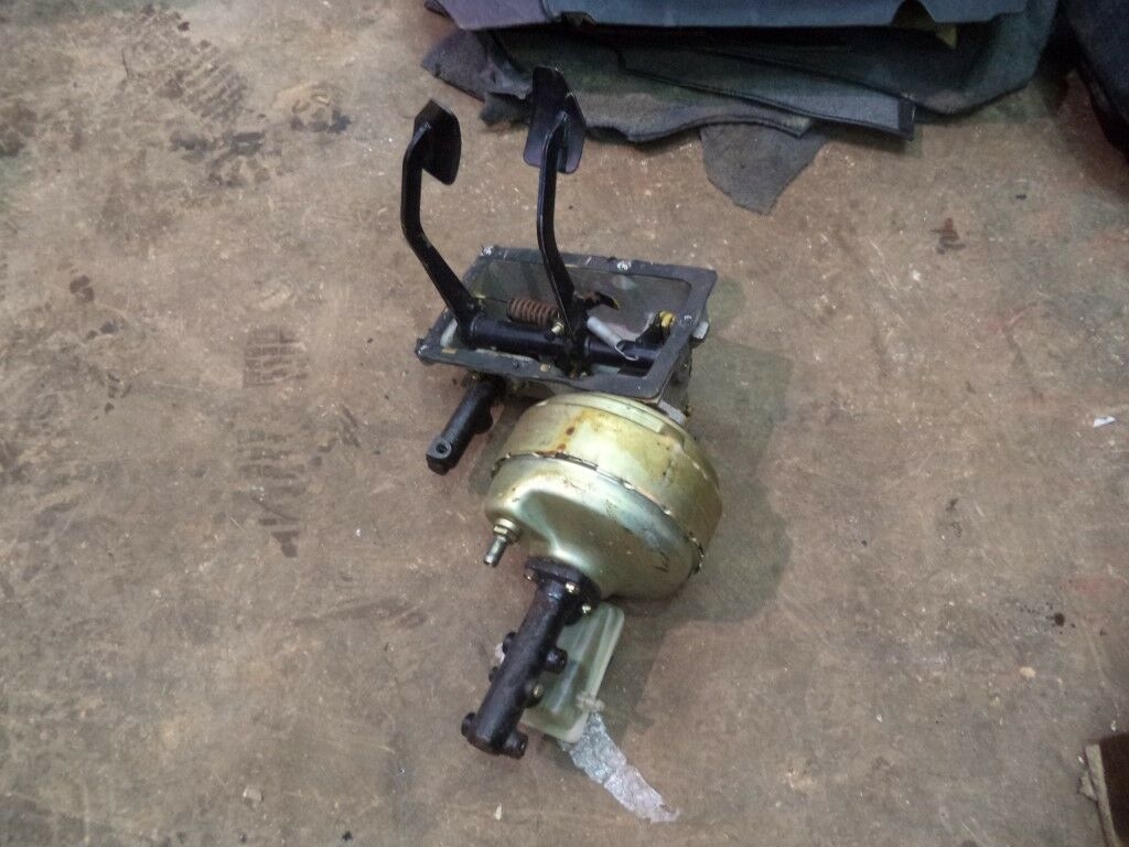 Ferrari Testarossa 1986 Year RHD Pedal Box Assembly Brake Servo RHD ...