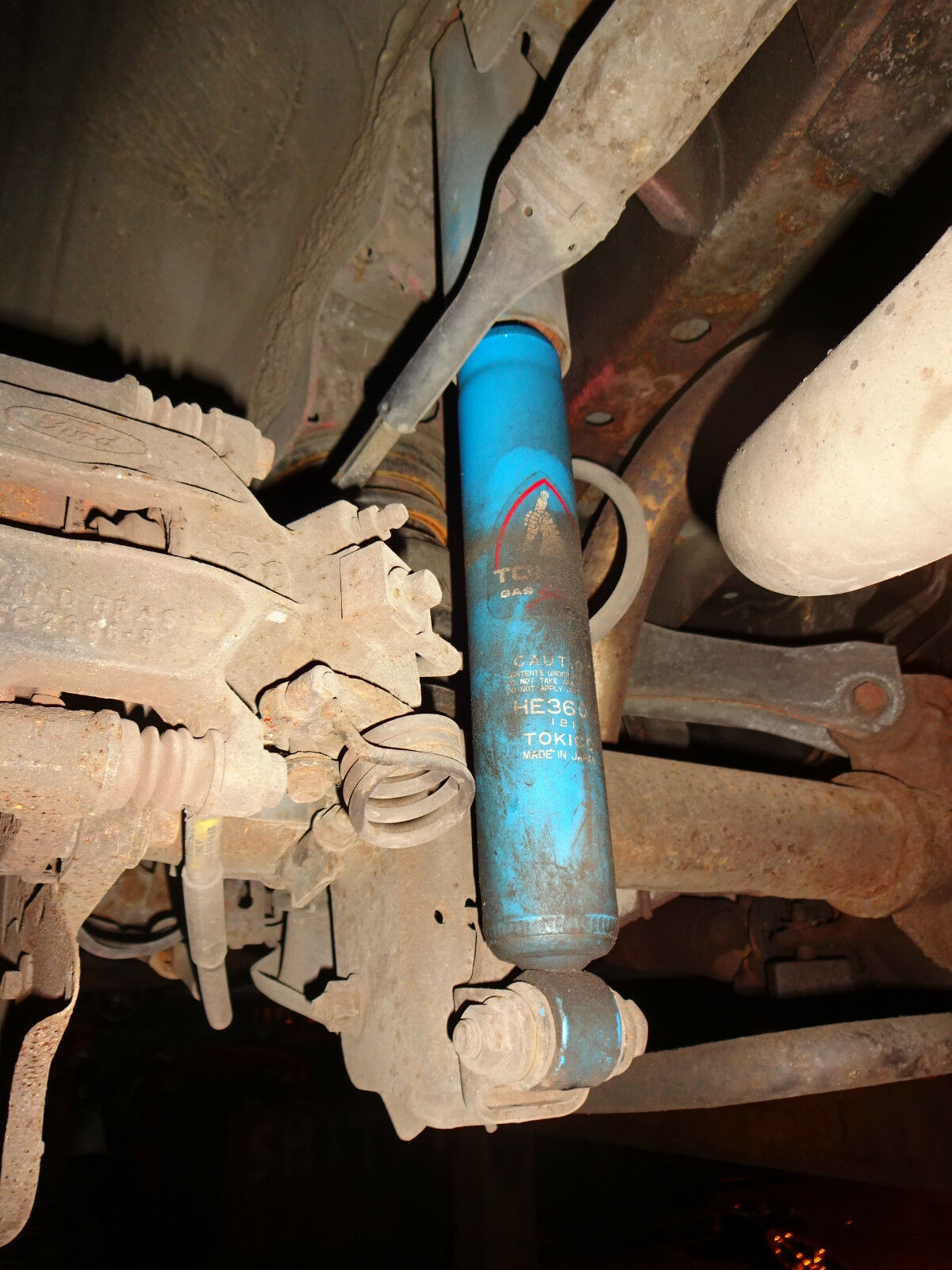 Ford Mustang GT Tokico Blue Dampers Mustang GT Rear Shock Absorbers