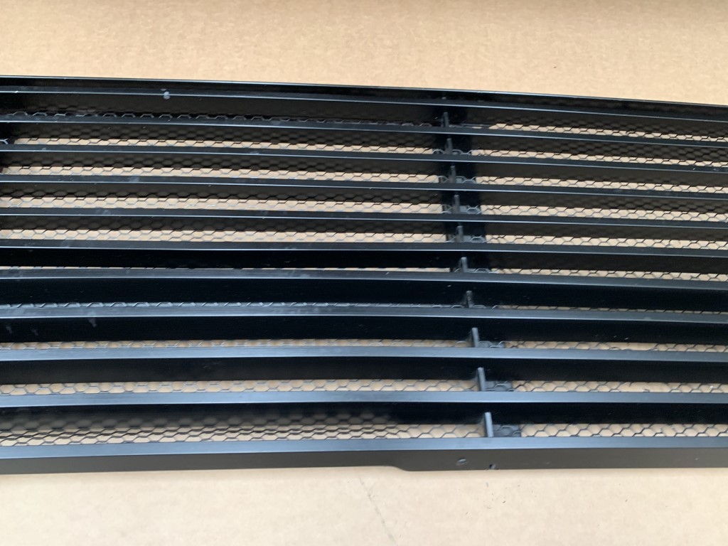 FERRARI TESTAROSSA REAR GRILL 61500500 REAR GRILL FOR AIR EXHAUST