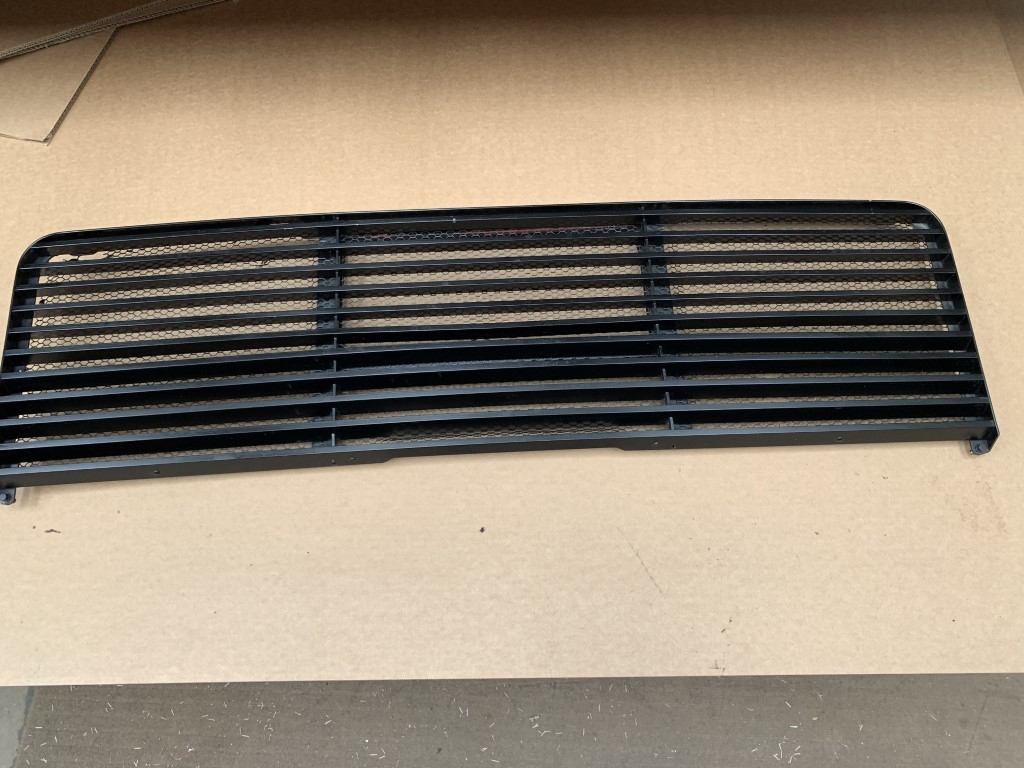 FERRARI TESTAROSSA REAR GRILL 61500500 REAR GRILL FOR AIR EXHAUST
