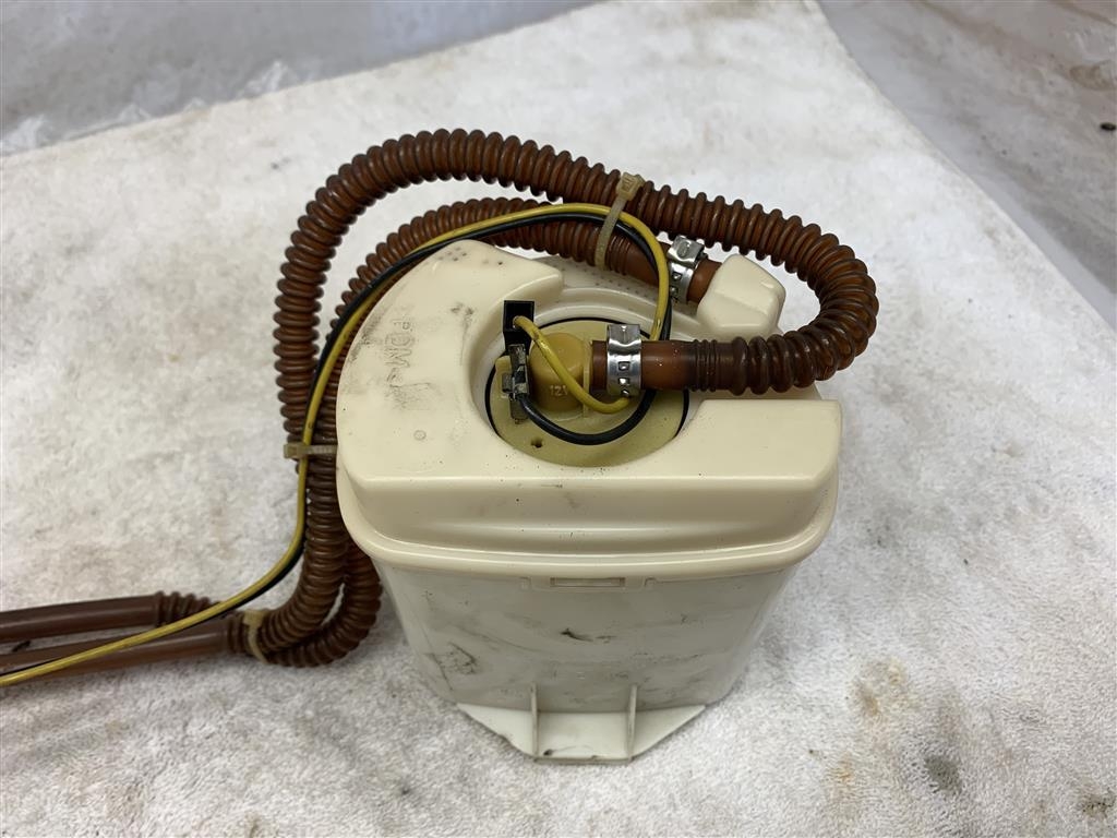 PORSCHE 986 BOXSTER 2.7 FUEL PUMP WITH SWIRL POT 99662010200