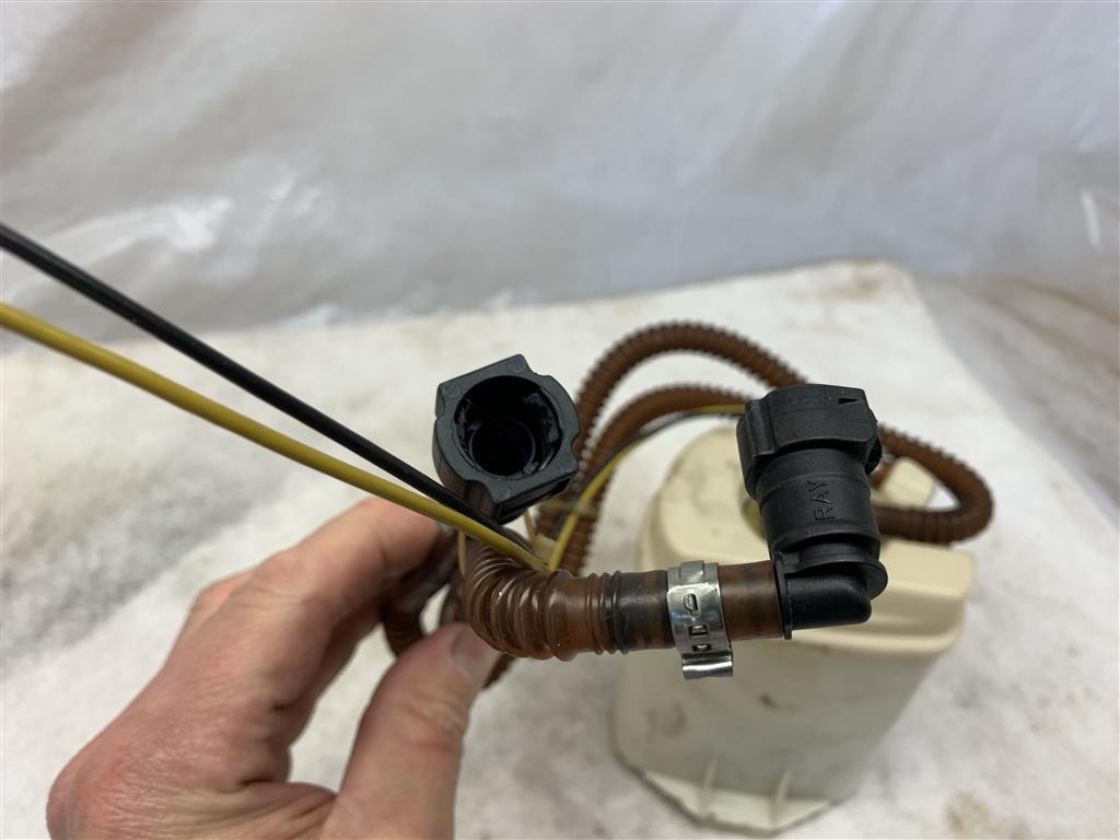 PORSCHE 986 BOXSTER 2.7 FUEL PUMP WITH SWIRL POT 99662010200