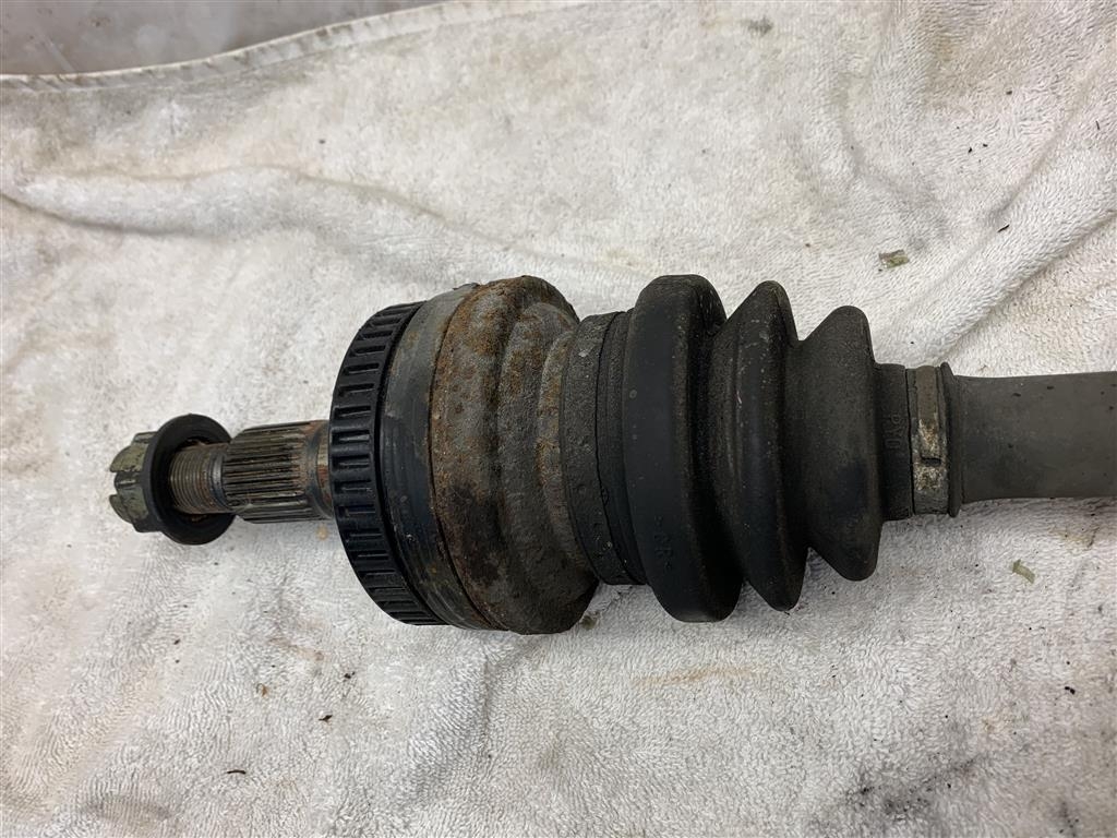 Porsche Boxster (986) Driveshaft 2.5 Litre Tiptronic Left or Right ...