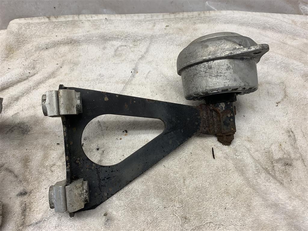 Porsche Boxster Gearbox Mounting Brackets Left & Right 5 Speed Manual 2 ...