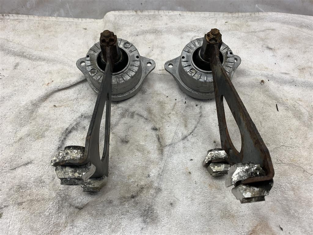 Porsche Boxster Gearbox Mounting Brackets Left & Right 5 Speed Manual 2 ...