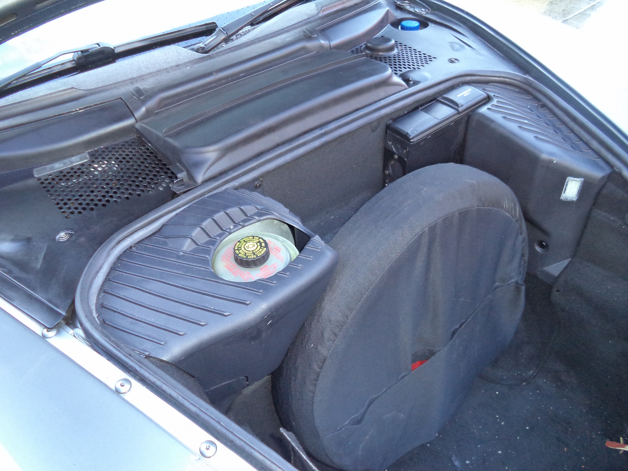 PORSCHE BOXSTER 986 SERVO AND MASTER CYLINDER COVER DK53WWM