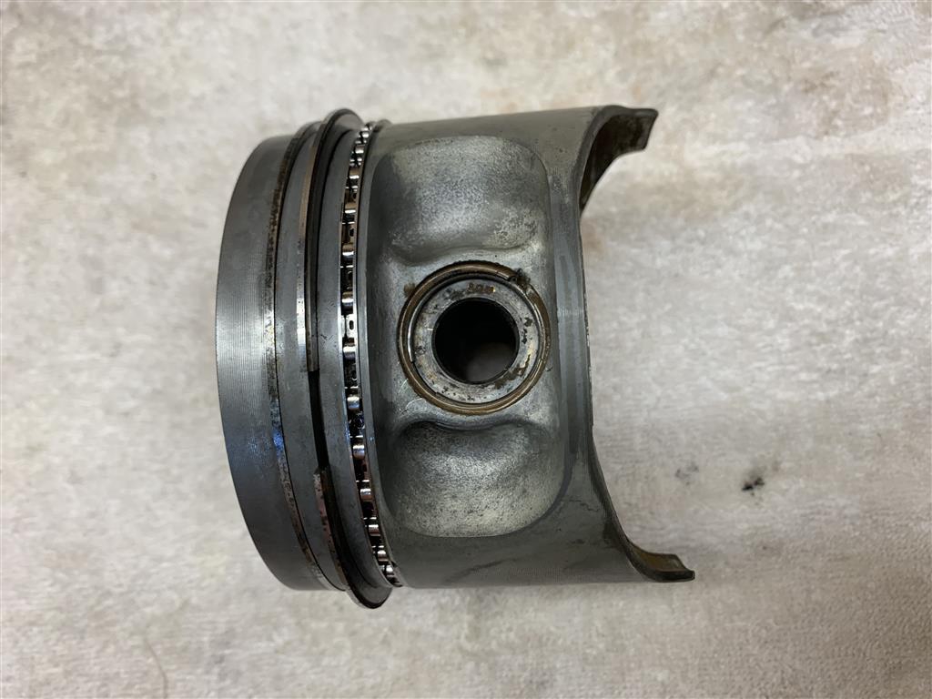 Porsche 944 Piston Porsche 944 Con Rod (1 of 3) M44.07 M44/07 Engine ...