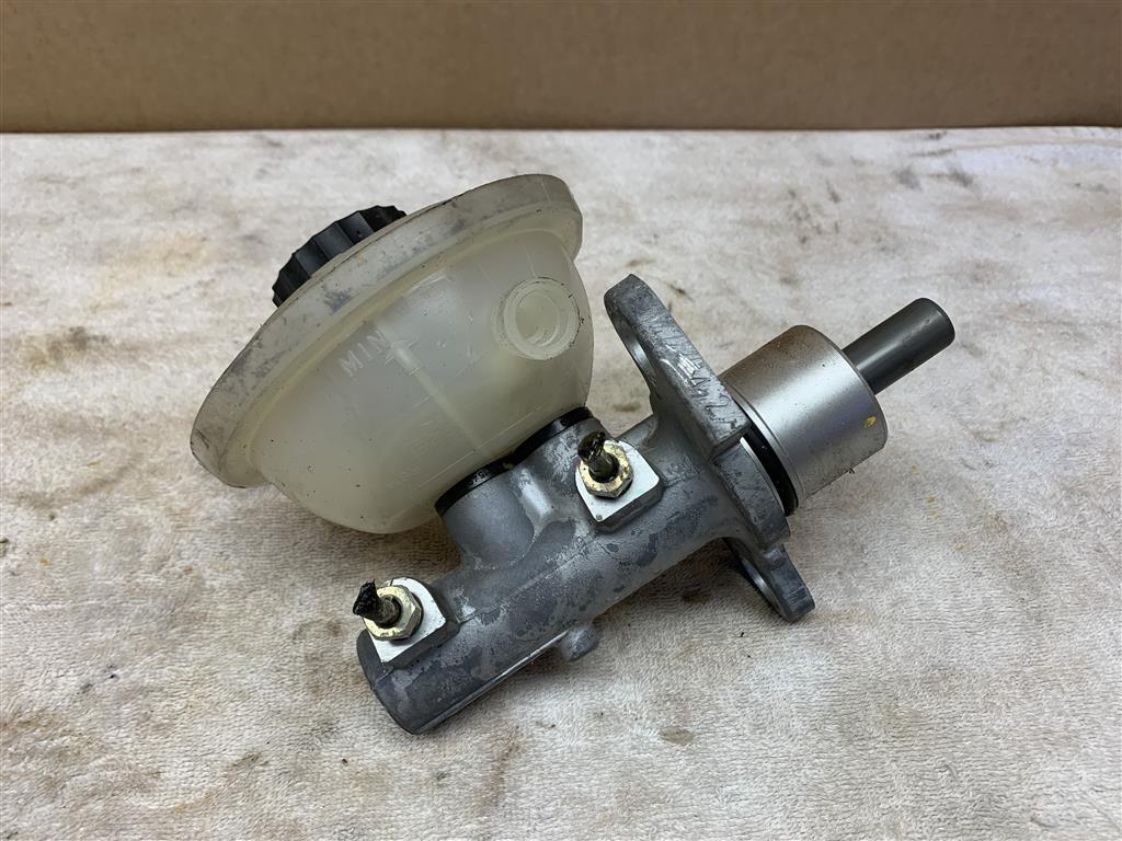 Porsche Boxster Brake Master Cylinder P/n. 99635591000 (x1) Fits 996 ...