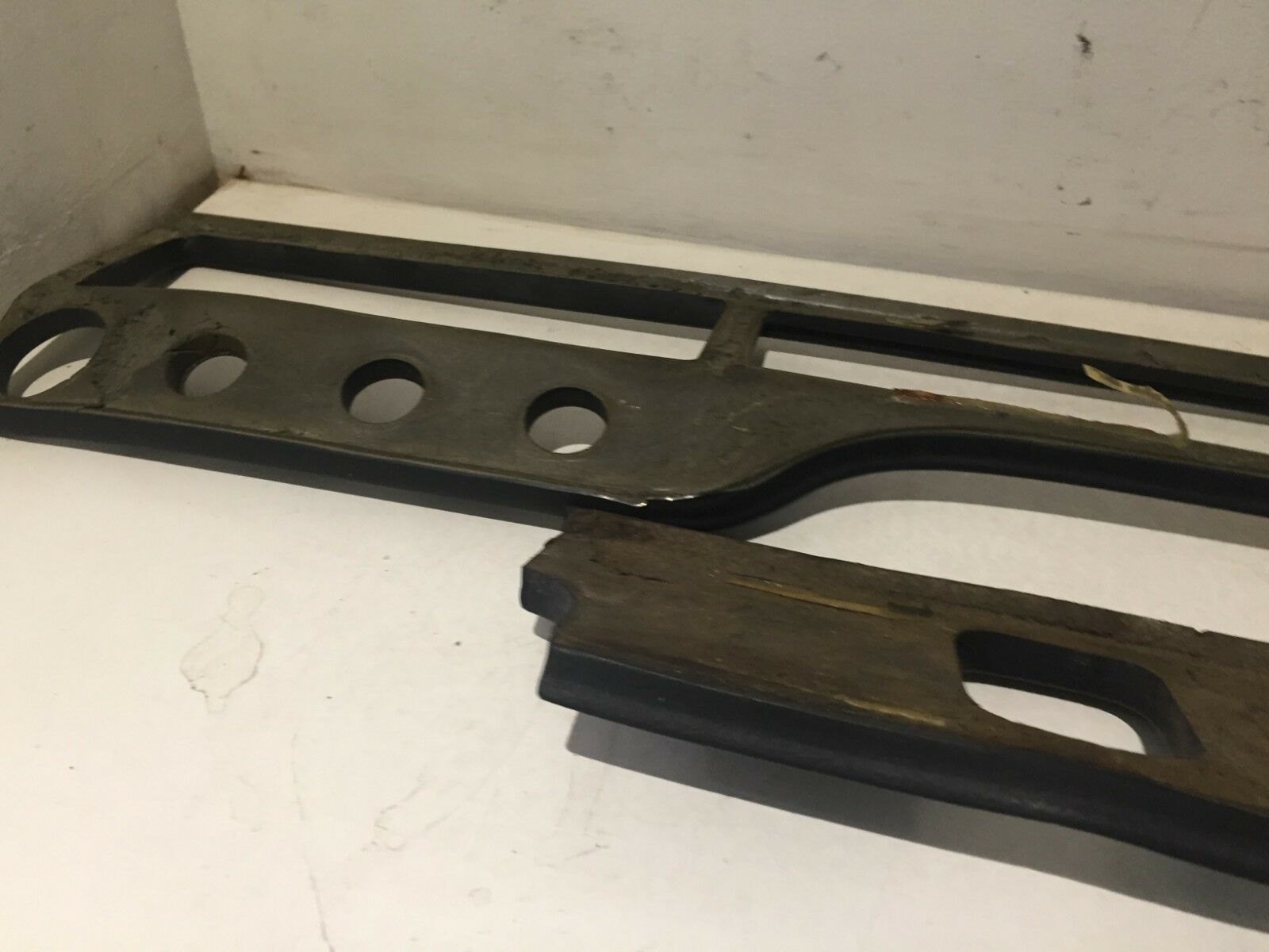 93- 96 CAMARO AUTOMATIC SHIFT SHIFTER SLIDE PLATE CENTER CONSOLE EAS171018