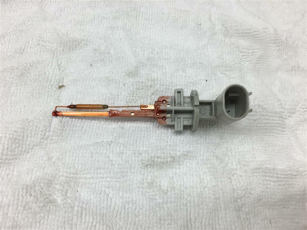 OEM 99664150300 Engine Expansion Tank Coolant Fluid Level Sensor Warning