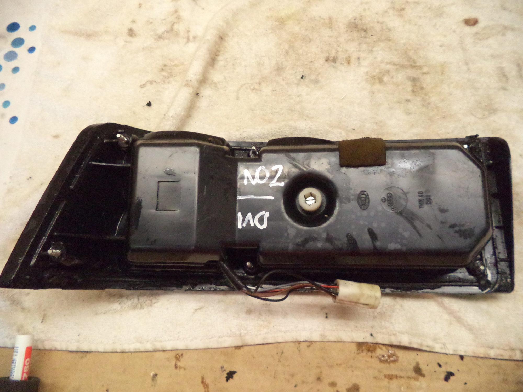 PORSCHE 944 DRIVERS SIDE REAR LIGHT MTMT (LUT) 944 REAR LIGHT