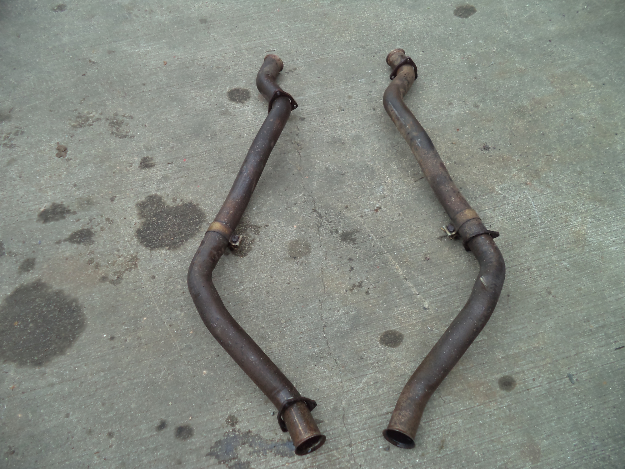 MASERATI 3200 GT EXHAUST SYSTEM 3200 GT REAR EXHAUST PIPES LOC S CAR