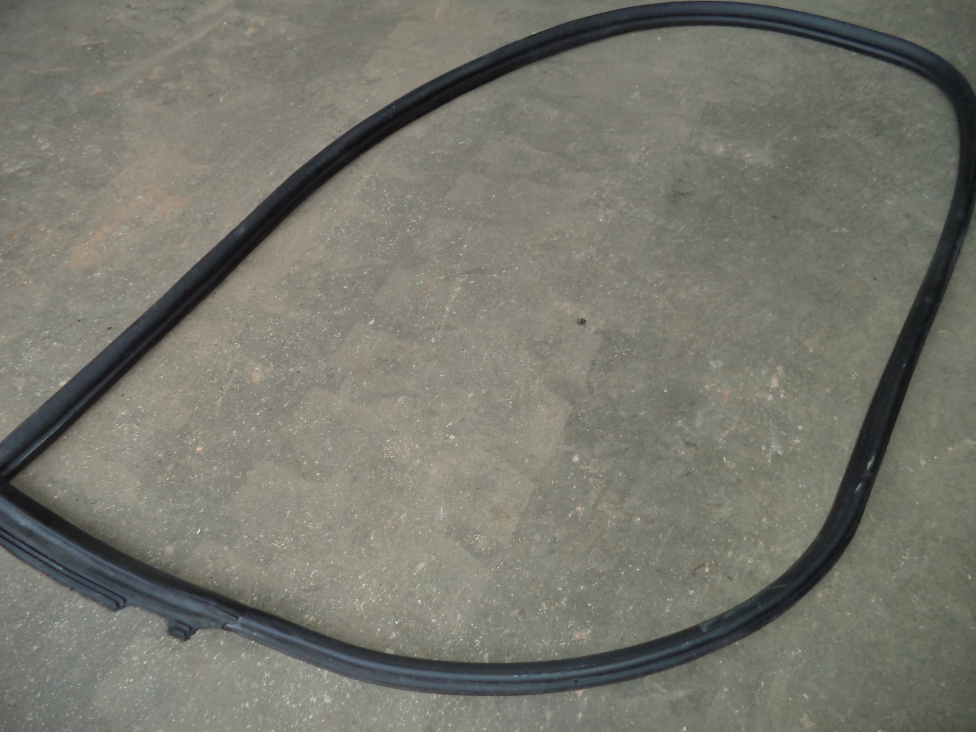 PORSCHE 996 N/S DOOR SEAL . 996 COUPE PASSENGER DOOR SEAL Loc c10vox 7557