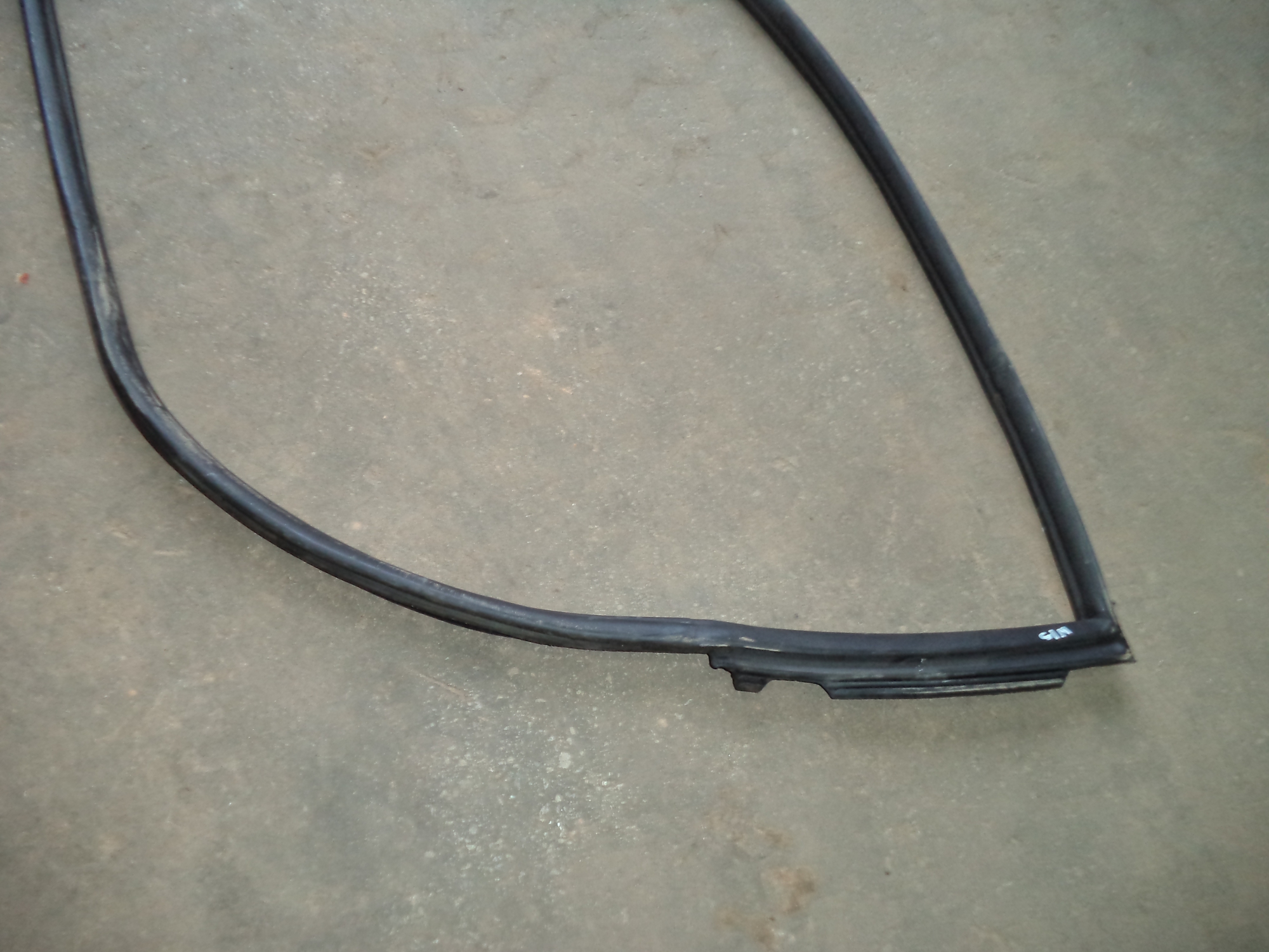 PORSCHE 996 N/S DOOR SEAL . 996 COUPE PASSENGER DOOR SEAL Loc c10vox 7557