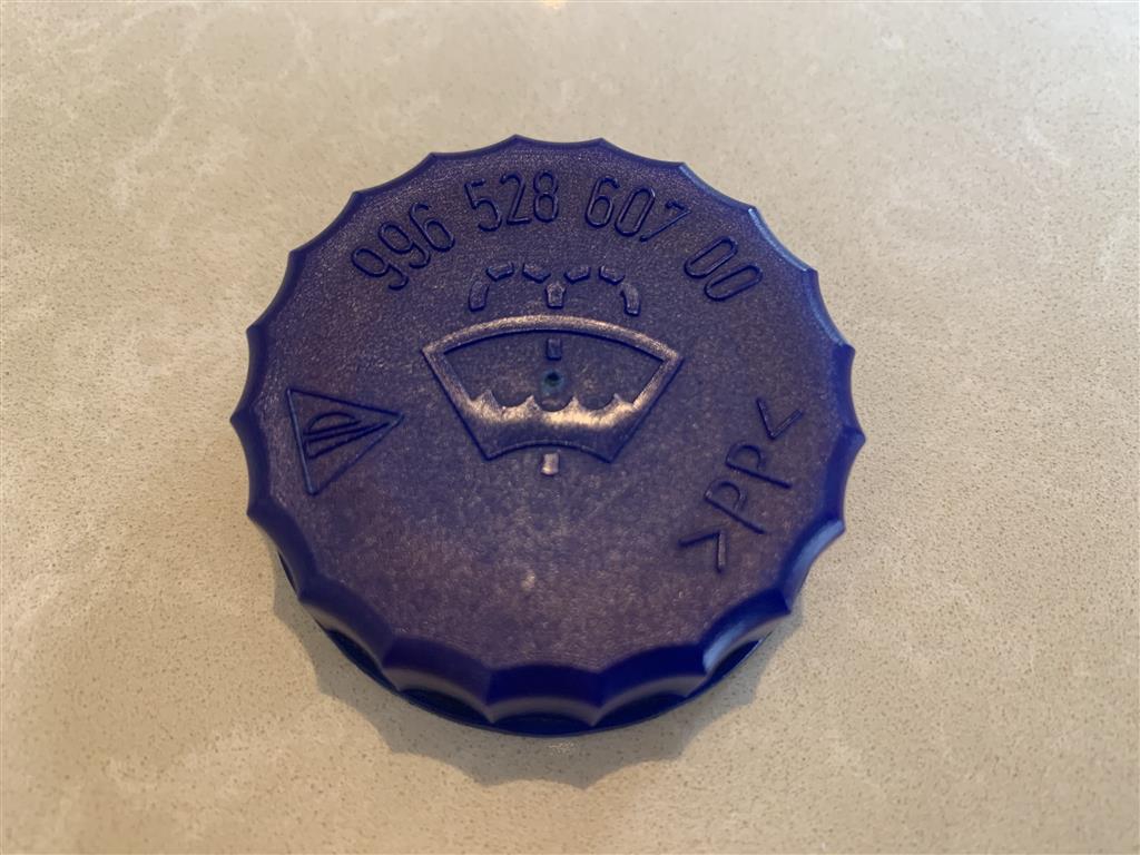 PORSCHE 986 987 BOXSTER CAYMAN 996 997 WASHER FLUID TANK CAP 99652860700