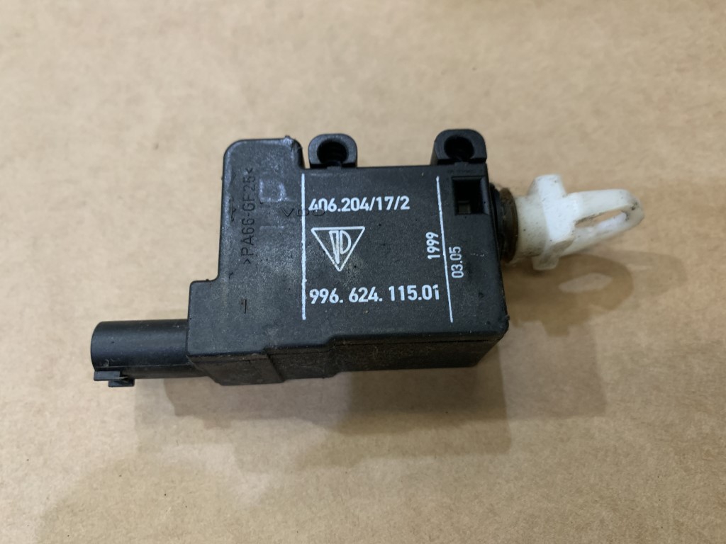 PORSCHE BOXSTER FUEL LID DOOR COVER ACTUATOR MOTOR 996.624.115.01 ...