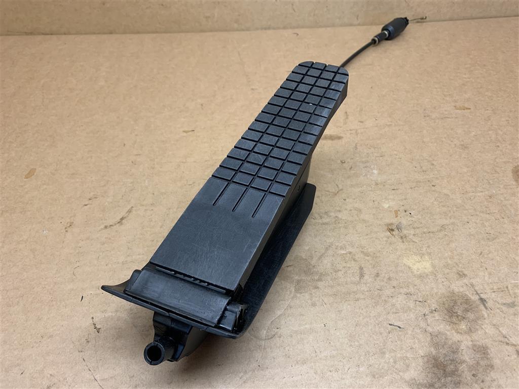 Porsche Boxster 986 Accelerator Pedal For Manual Car P/n 99642302001