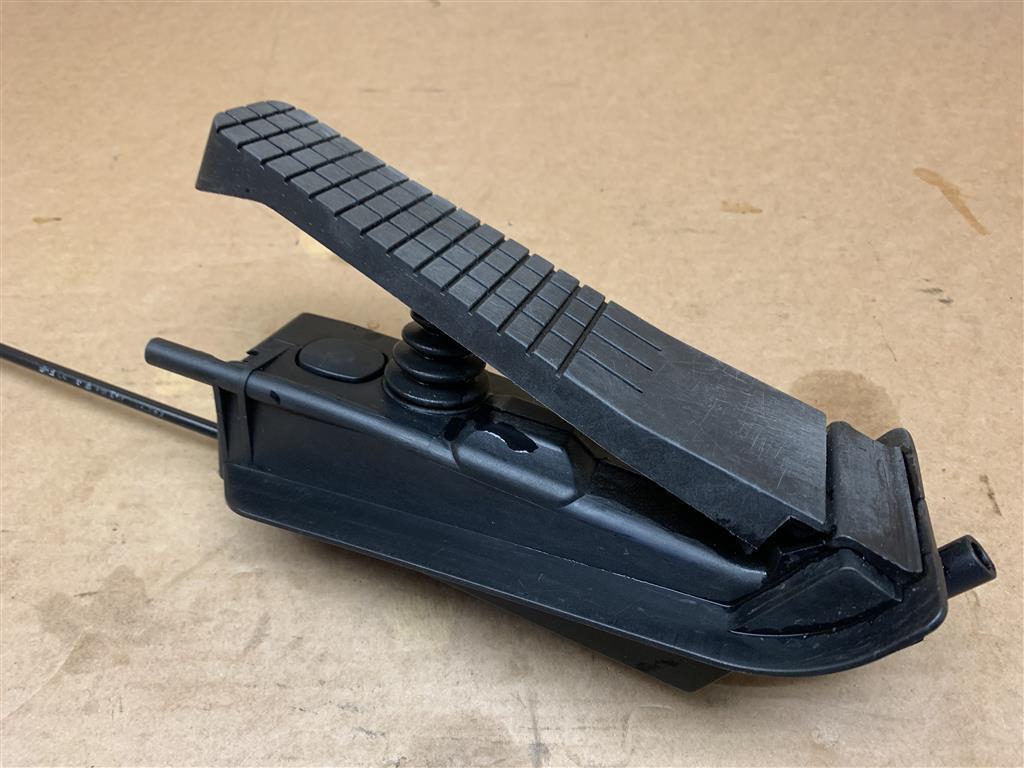Porsche Boxster 986 Accelerator Pedal For Manual Car P/n 99642302001