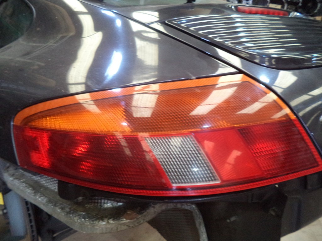 PORSCHE 911 996 PASSENGER SIDE REAR LIGHT S738 DGU MT 996 REAR LIGHT