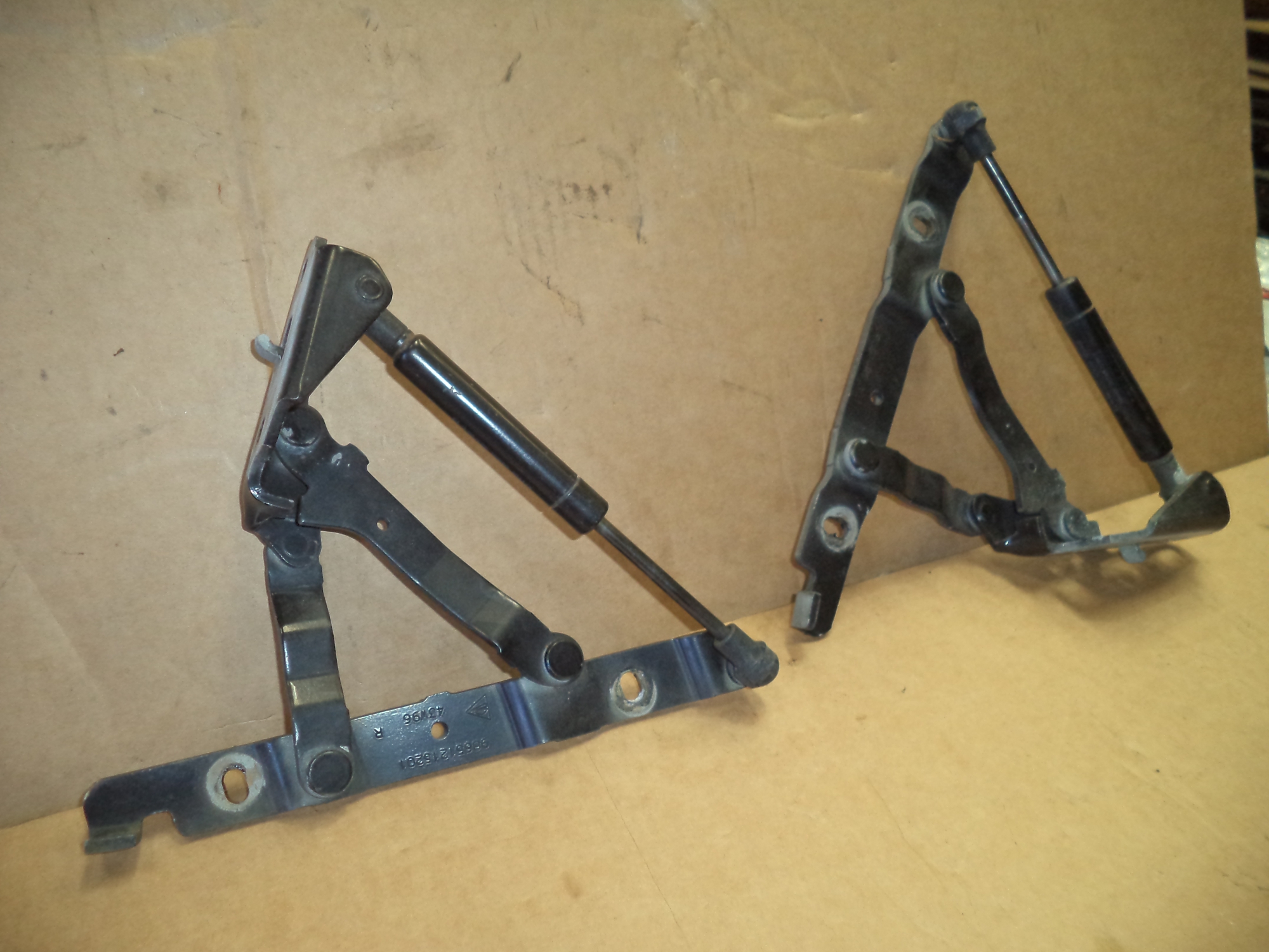 PORSCHE BOXSTER 986 BOOT HINGES IN BLACK WITH RAMS BITURBO