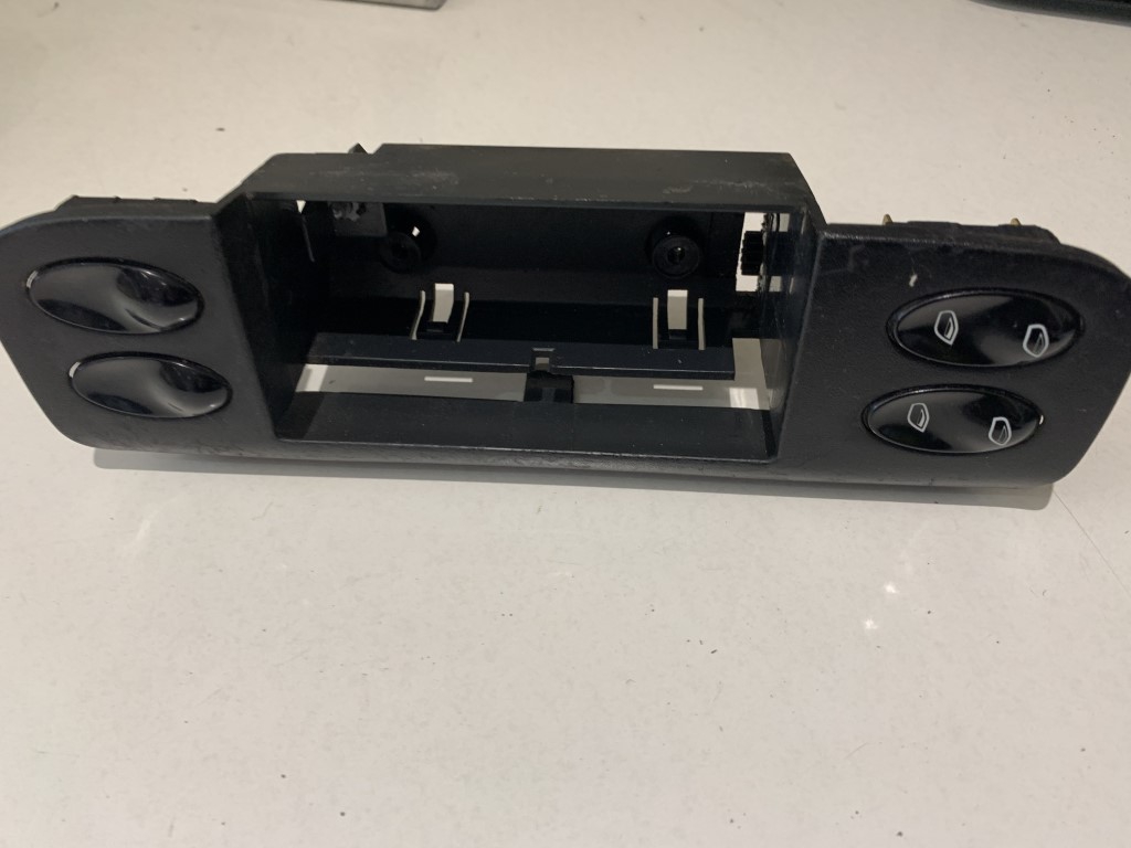 PORSCHE BOXSTER 986 CENTER CONSOLE WINDOW SWITCH HOLDER 07.05 JJ