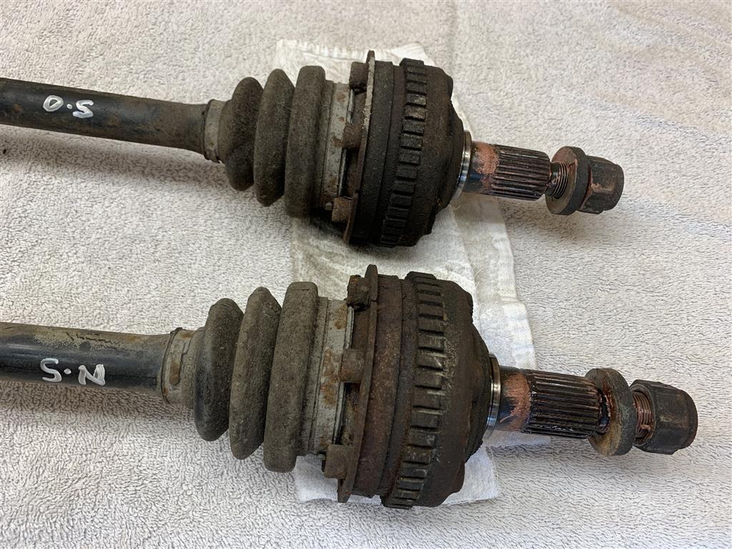 Porsche 944S2 Driveshaft Porsche 944 Turbo Driveshaft 95133203802 ...