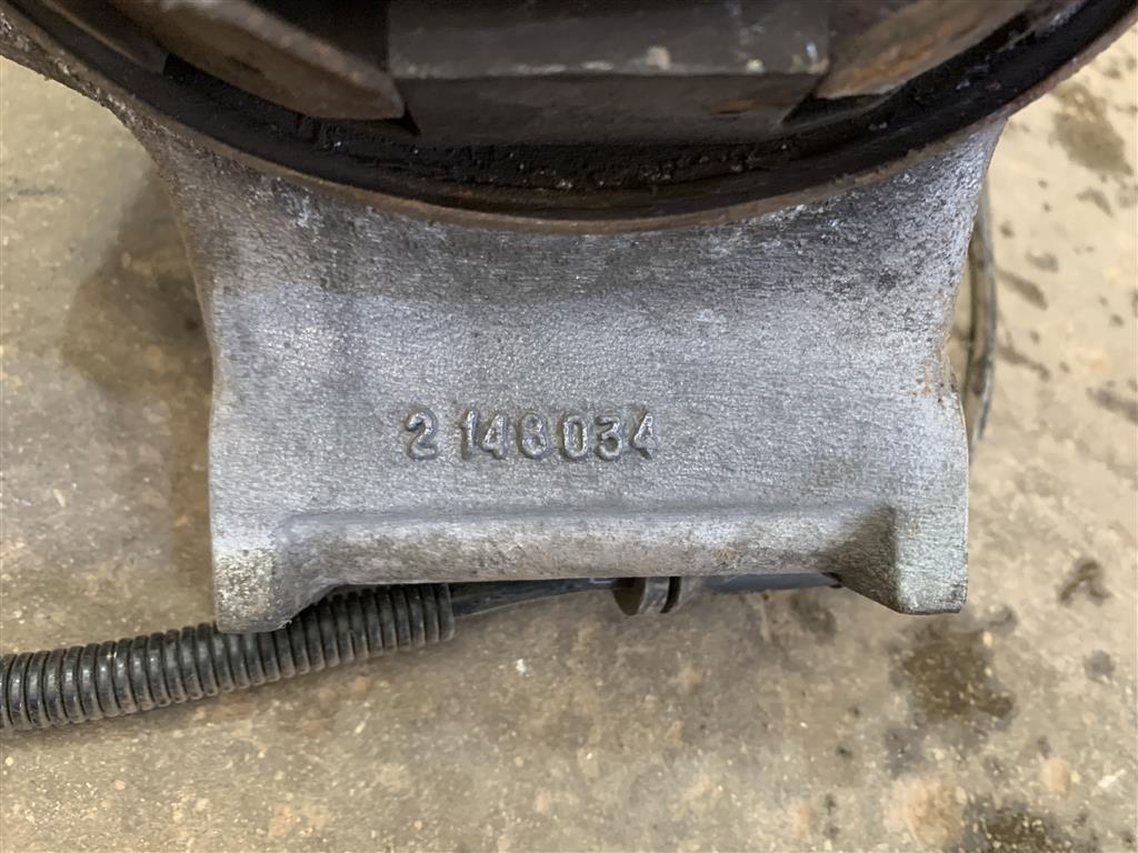 Ferrari 348 Rear Upright Ferrari F348 Rear Hub Assembly RIGHT Side 148034