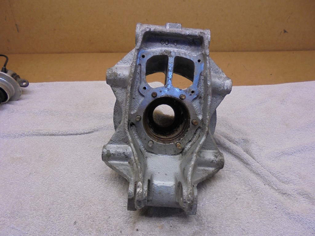 Ferrari F40 Rear Hub Carrier 151242 F40 Rear Hub Upright F40 Rear Hub ...