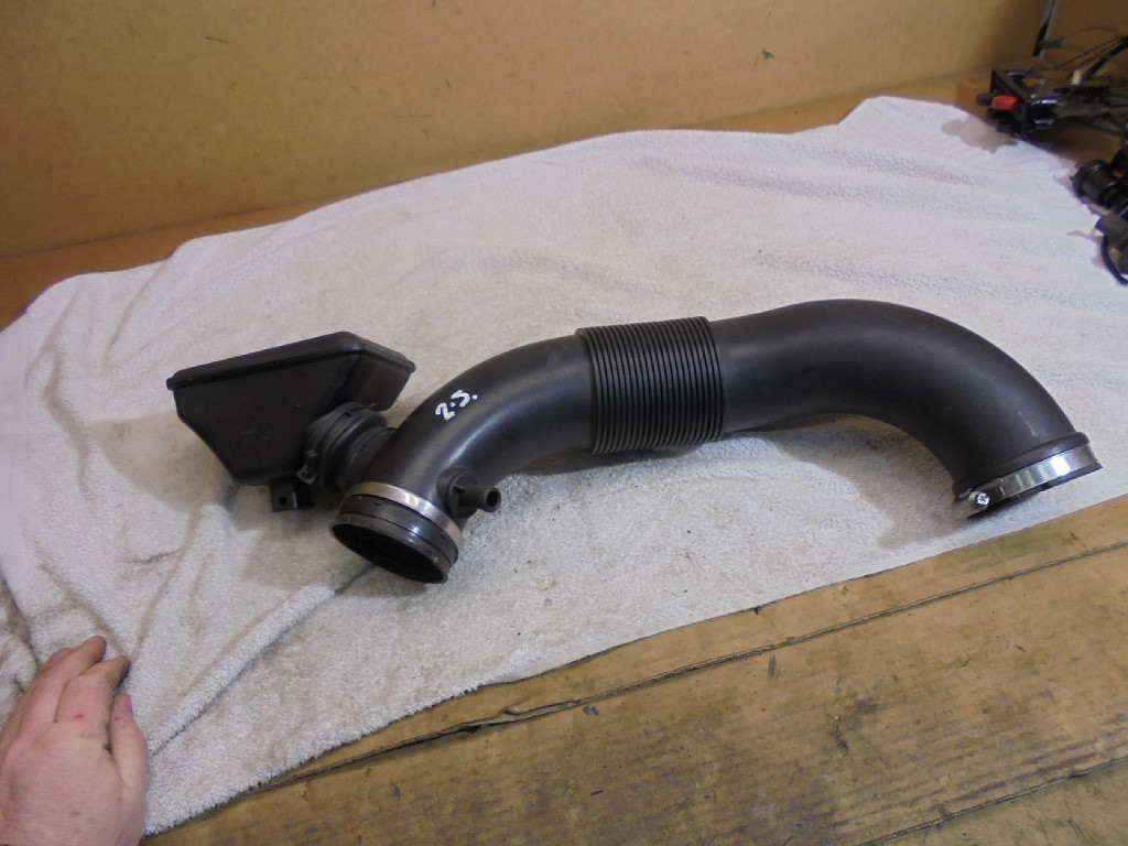 Porsche 986 Boxster 2.5L Air Intake Pipe 99611022701 986/996 2.5L Air ...