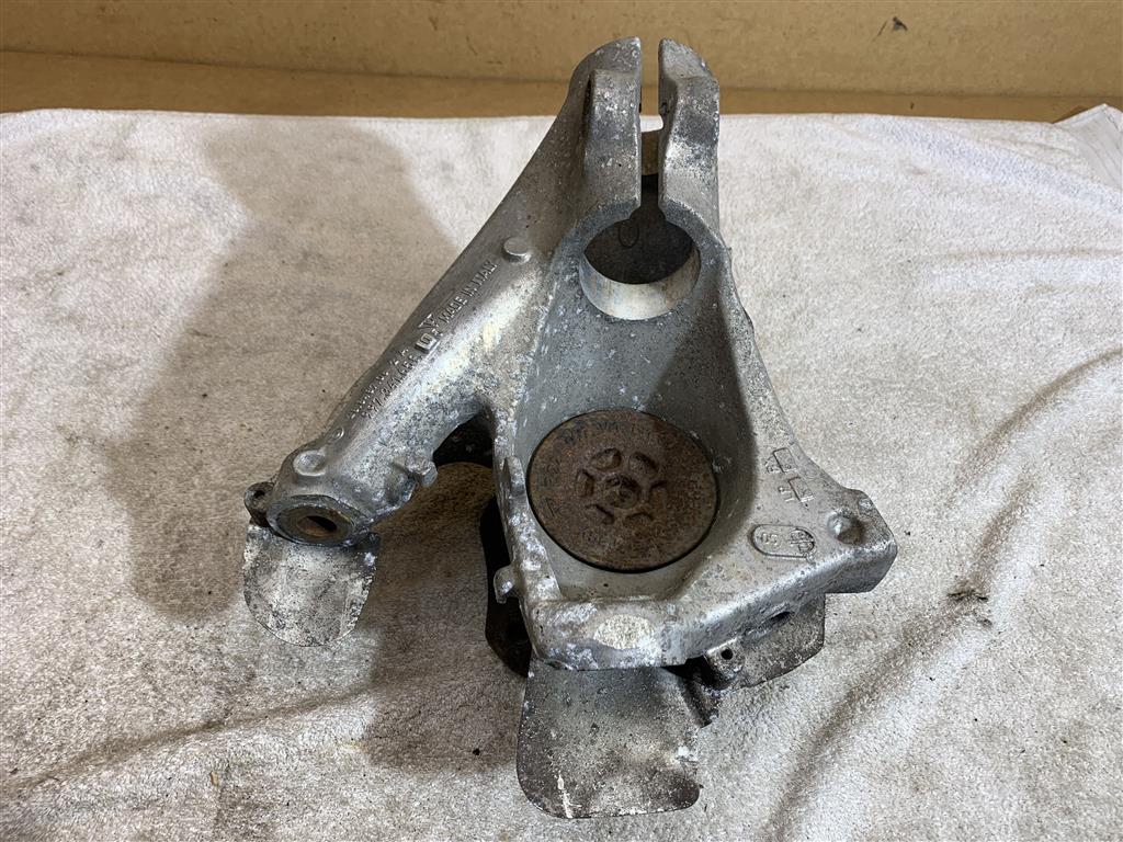 Porsche 997 Front Upright Hub Assembly Bearing Carrier Steering Knuckle ...