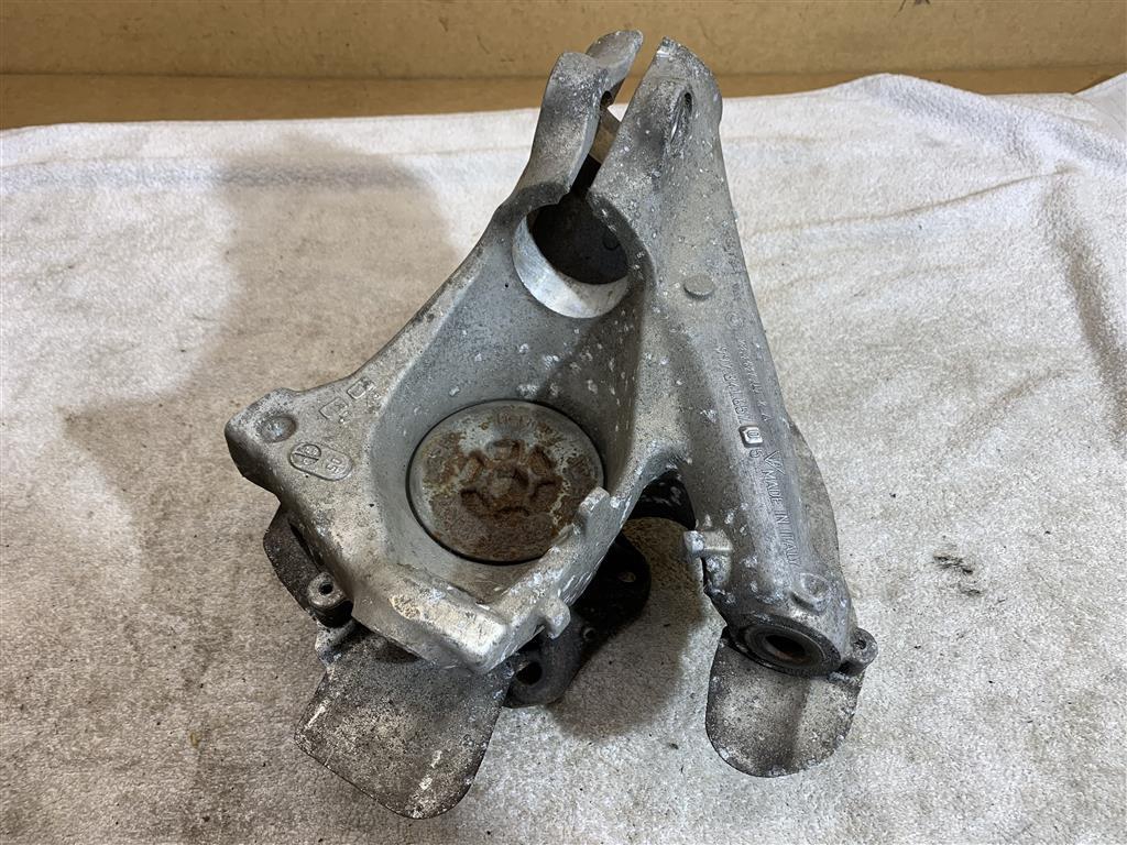 Porsche 997 Front Upright Hub Assembly Bearing Carrier Steering Knuckle ...