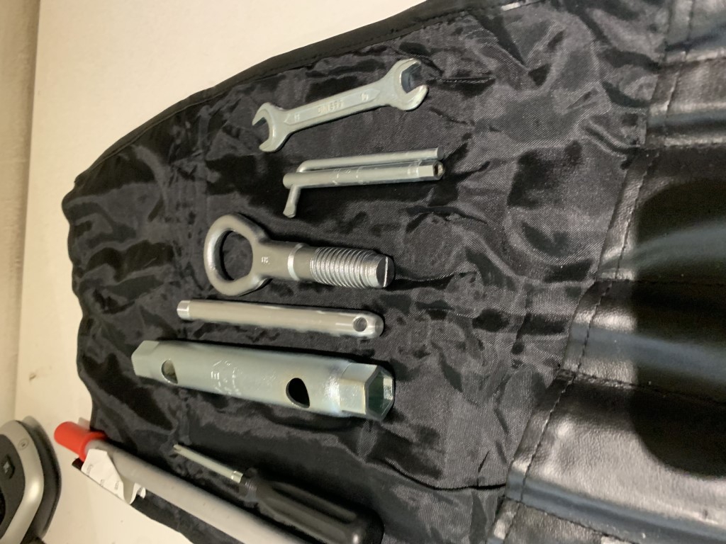 PORSCHE TOOL KIT BOXSTER 986 TOOL ROLL 28.02.22 JJ