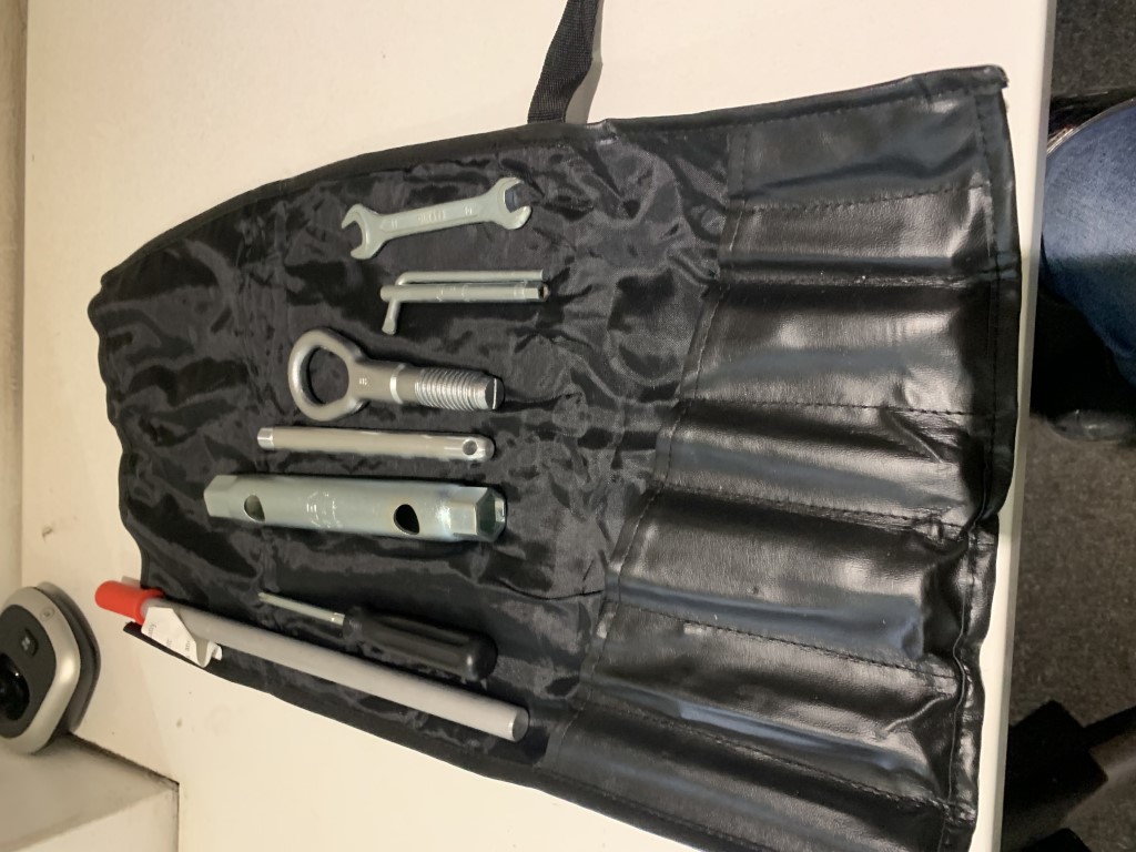 PORSCHE TOOL KIT BOXSTER 986 TOOL ROLL 28.02.22 JJ