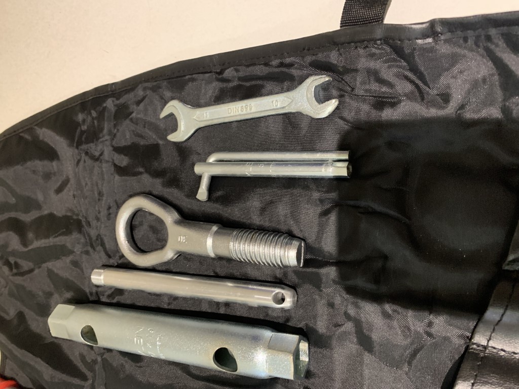 PORSCHE TOOL KIT BOXSTER 986 TOOL ROLL 28.02.22 JJ