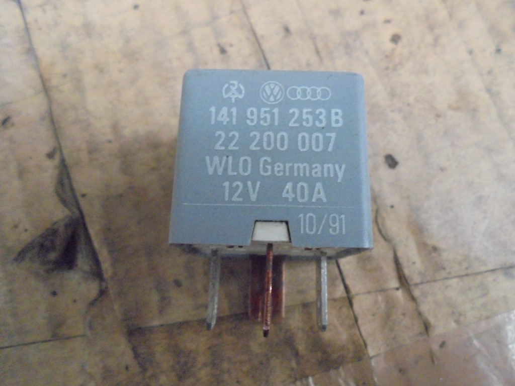 Porsche 964 C2 Cabriolet Tiptronic Multi Purpose Relay 141951253B ...