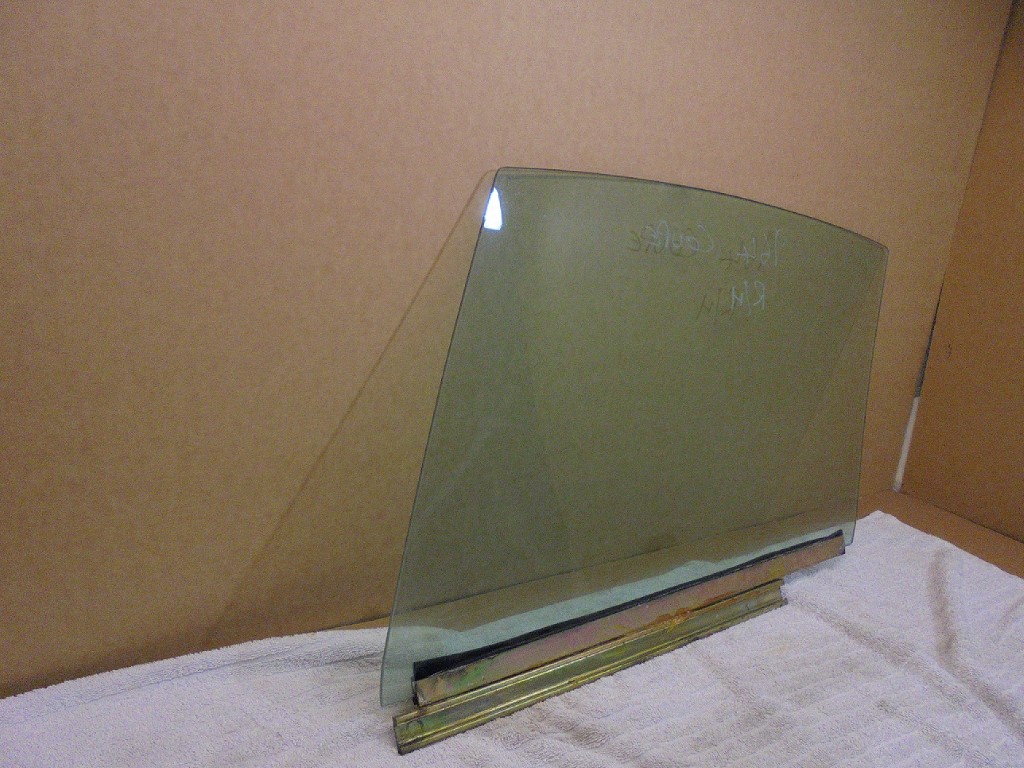Porsche 964 3.6L Coupe LHD Right Side Door Window / Drop Glass 964 ...