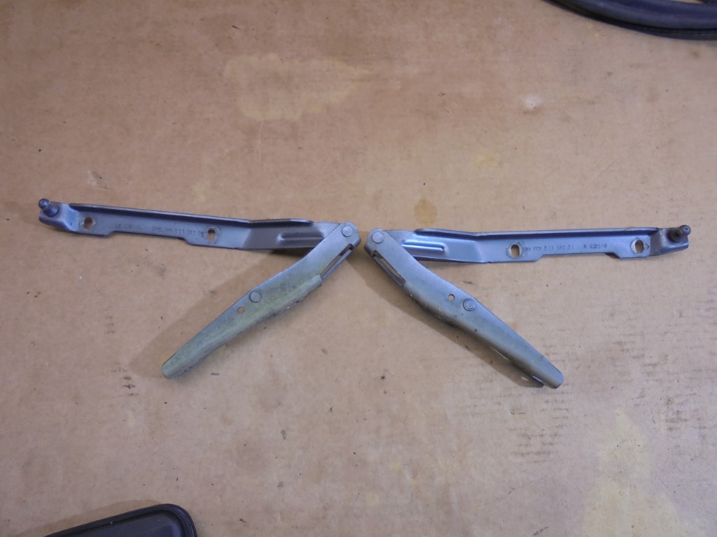 Porsche 986 Boxster Pair of Bonnet Hinges C7HAL In Seal Grey 986 Pr ...