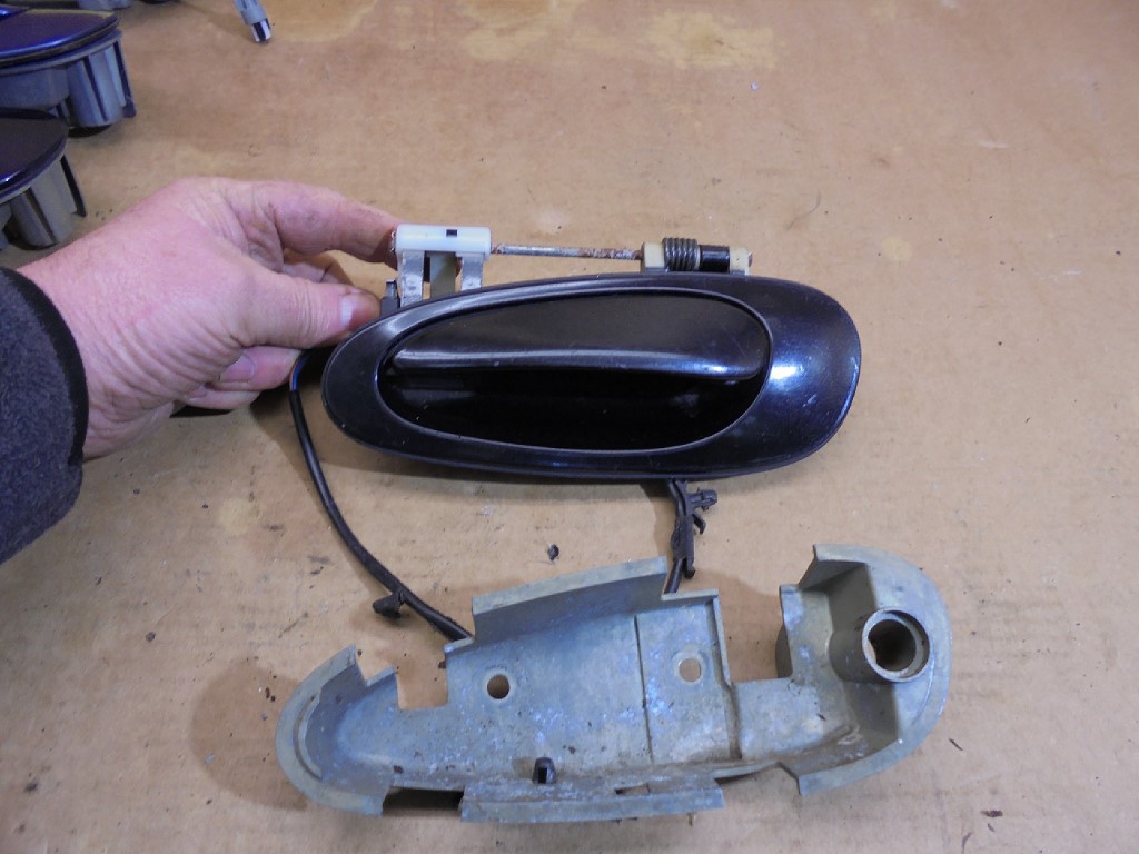 Porsche 986 Boxster Left Side Outer Door Handle 99653706106 in C9Z ...